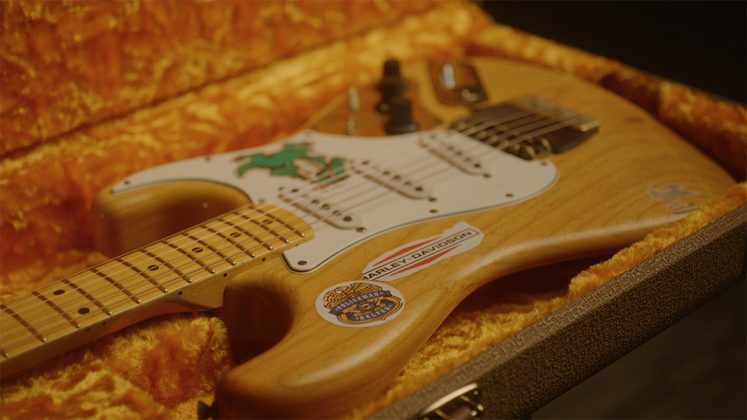 Fender Custom Shop Recreates Iconic Jerry Garcia Alligator Strat ...